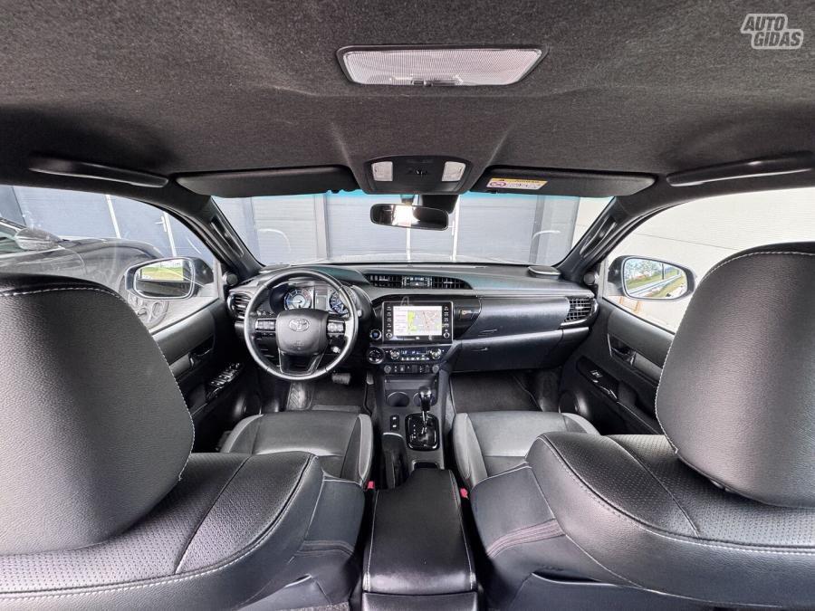 Melns Toyota Hilux 2021 Viļņa, ar dzinēja tilpumu 2.40 L un nobraukumu 121 tūkst. km par 36500 €, foto 32 vietnē AUTOMOTO.COM.LV