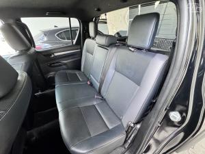 Melns Toyota Hilux 2021 Viļņa, ar dzinēja tilpumu 2.40 L un nobraukumu 121 tūkst. km par 36500 €, foto 34 vietnē AUTOMOTO.COM.LV