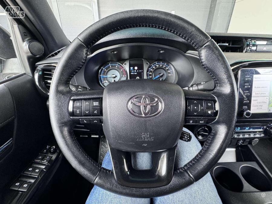 Melns Toyota Hilux 2021 Viļņa, ar dzinēja tilpumu 2.40 L un nobraukumu 121 tūkst. km par 33500 €, foto 26 vietnē AUTOMOTO.COM.LV