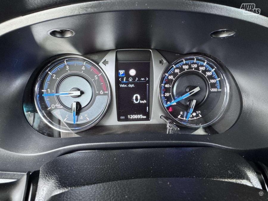 Melns Toyota Hilux 2021 Viļņa, ar dzinēja tilpumu 2.40 L un nobraukumu 121 tūkst. km par 33500 €, foto 27 vietnē AUTOMOTO.COM.LV