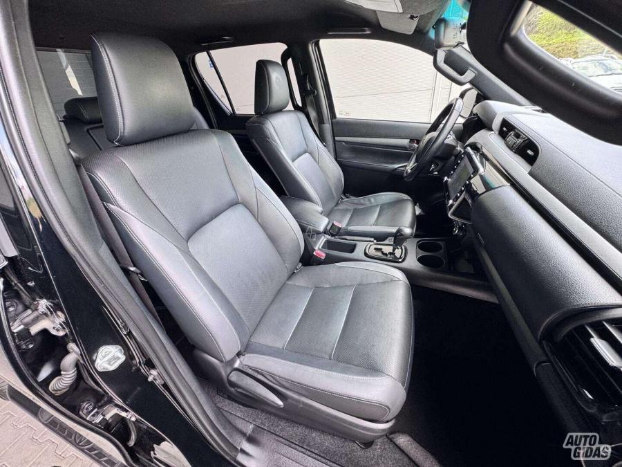 Melns Toyota Hilux 2021 Viļņa, ar dzinēja tilpumu 2.40 L un nobraukumu 121 tūkst. km par 33500 €, foto 35 vietnē AUTOMOTO.COM.LV