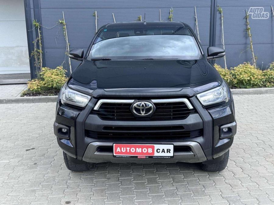 Black Toyota Hilux 2021 in Vilnius, with an engine capacity of 2.40 L and mileage of 121 thousand km for 32950 €, photo 6 on AUTOMOTO.COM.LV
