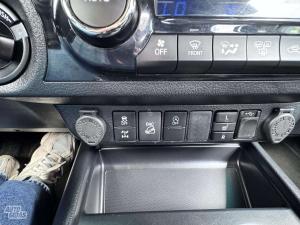 Black Toyota Hilux 2021 in Vilnius, with an engine capacity of 2.40 L and mileage of 121 thousand km for 32950 €, photo 20 on AUTOMOTO.COM.LV