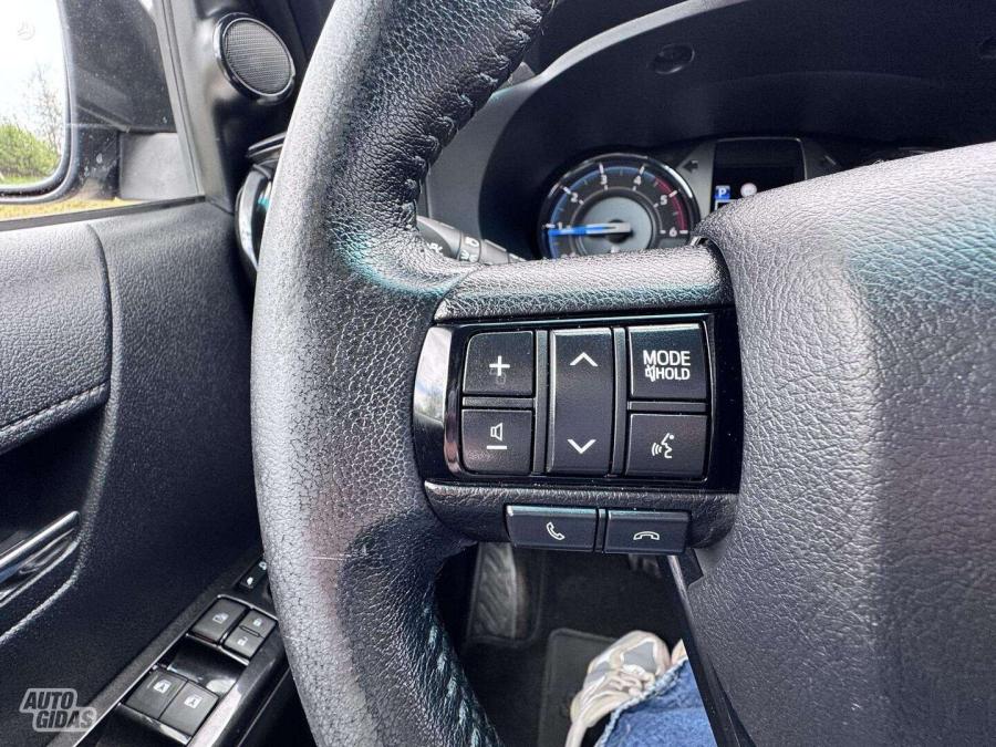 Black Toyota Hilux 2021 in Vilnius, with an engine capacity of 2.40 L and mileage of 121 thousand km for 32950 €, photo 22 on AUTOMOTO.COM.LV