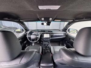 Black Toyota Hilux 2021 in Vilnius, with an engine capacity of 2.40 L and mileage of 121 thousand km for 32950 €, photo 31 on AUTOMOTO.COM.LV