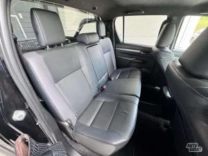 Black Toyota Hilux 2021 in Vilnius, with an engine capacity of 2.40 L and mileage of 121 thousand km for 32950 €, photo 34 on AUTOMOTO.COM.LV