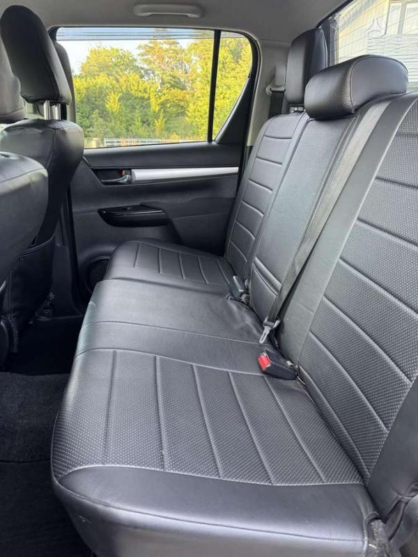 Melns Toyota Hilux 2021 Viļņa, ar dzinēja tilpumu 2.76 L un nobraukumu 108 tūkst. km par 38800 €, foto 9 vietnē AUTOMOTO.COM.LV