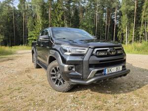 Black Toyota Hilux 2021 in Valmiera, with an engine capacity of 2.80 L and mileage of 207 thousand km for 37000 €, photo  on AUTOMOTO.COM.LV