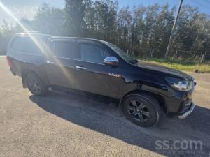 Черный Тойота Хайлюкс 2021 в Алуксне, объемом двигателя 2.80 л и пробегом 132 тыс. км за 32500 €, фото 5 на AUTOMOTO.COM.LV
