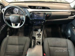 Black Toyota Hilux 2022 in Parnu, with an engine capacity of 2.80 L and mileage of 98 thousand km for 40990 €, photo 9 on AUTOMOTO.COM.LV