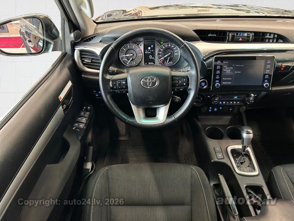 Black Toyota Hilux 2022 in Parnu, with an engine capacity of 2.80 L and mileage of 98 thousand km for 40990 €, photo 10 on AUTOMOTO.COM.LV
