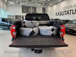 Black Toyota Hilux 2022 in Parnu, with an engine capacity of 2.80 L and mileage of 98 thousand km for 40990 €, photo 12 on AUTOMOTO.COM.LV