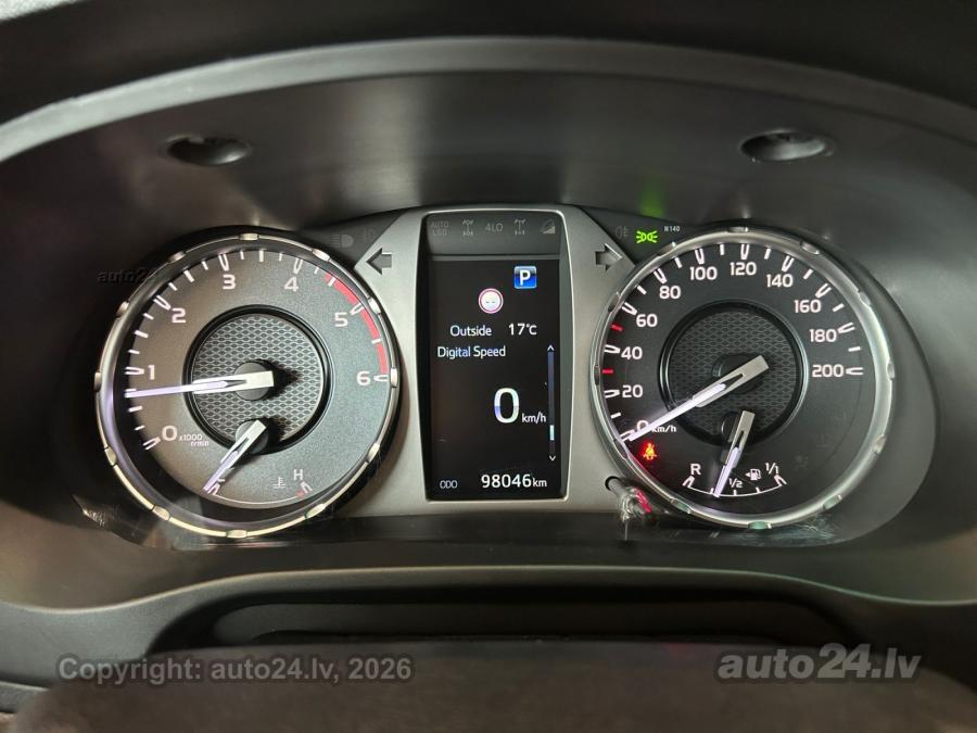 Black Toyota Hilux 2022 in Parnu, with an engine capacity of 2.80 L and mileage of 98 thousand km for 40990 €, photo 14 on AUTOMOTO.COM.LV