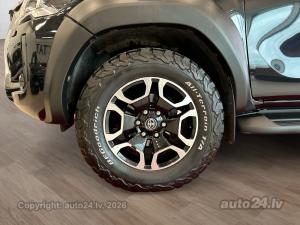 Black Toyota Hilux 2022 in Parnu, with an engine capacity of 2.80 L and mileage of 98 thousand km for 40990 €, photo 16 on AUTOMOTO.COM.LV
