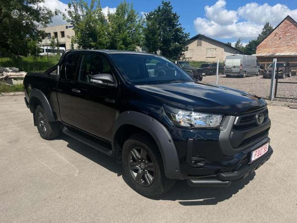 Black Toyota Hilux 2022 in Siauliai, with an engine capacity of 2.80 L and mileage of 94 thousand km for 30000 €, photo 1 on AUTOMOTO.COM.LV