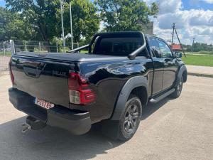 Black Toyota Hilux 2022 in Siauliai, with an engine capacity of 2.80 L and mileage of 94 thousand km for 30000 €, photo 3 on AUTOMOTO.COM.LV