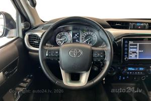 Melns Toyota Hilux 2023 Pērnava, ar dzinēja tilpumu 2.76 L un nobraukumu 47 tūkst. km par 43500 €, foto 12 vietnē AUTOMOTO.COM.LV