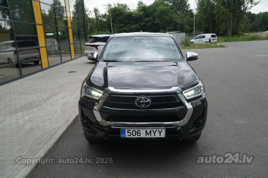Melns Toyota Hilux 2024 Tallina, ar dzinēja tilpumu 2.80 L un nobraukumu 42 tūkst. km par 47990 €, foto 3 vietnē AUTOMOTO.COM.LV