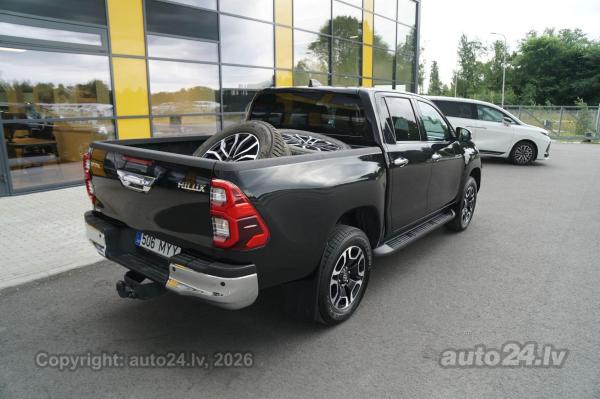 Black Toyota Hilux 2024 in Tallinn, with an engine capacity of 2.80 L and mileage of 42 thousand km for 47990 €, photo 4 on AUTOMOTO.COM.LV