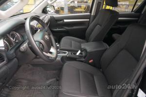 Melns Toyota Hilux 2024 Tallina, ar dzinēja tilpumu 2.80 L un nobraukumu 42 tūkst. km par 47990 €, foto 8 vietnē AUTOMOTO.COM.LV