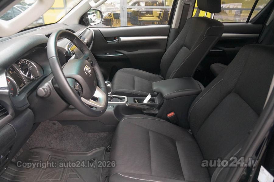 Melns Toyota Hilux 2024 Tallina, ar dzinēja tilpumu 2.80 L un nobraukumu 42 tūkst. km par 47990 €, foto 8 vietnē AUTOMOTO.COM.LV