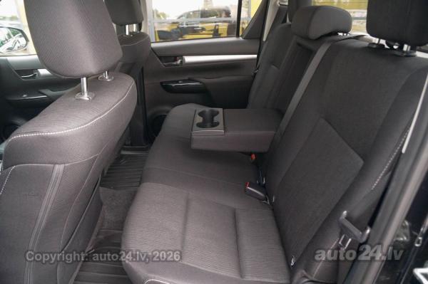 Black Toyota Hilux 2024 in Tallinn, with an engine capacity of 2.80 L and mileage of 42 thousand km for 47990 €, photo 10 on AUTOMOTO.COM.LV