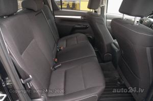 Melns Toyota Hilux 2024 Tallina, ar dzinēja tilpumu 2.80 L un nobraukumu 42 tūkst. km par 47990 €, foto 13 vietnē AUTOMOTO.COM.LV