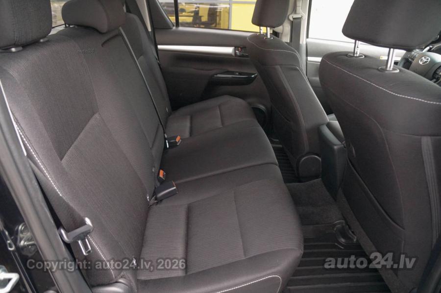 Melns Toyota Hilux 2024 Tallina, ar dzinēja tilpumu 2.80 L un nobraukumu 42 tūkst. km par 47990 €, foto 13 vietnē AUTOMOTO.COM.LV