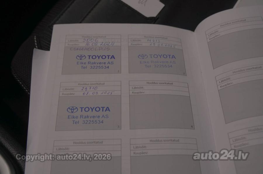 Melns Toyota Hilux 2024 Tallina, ar dzinēja tilpumu 2.80 L un nobraukumu 42 tūkst. km par 47990 €, foto 16 vietnē AUTOMOTO.COM.LV