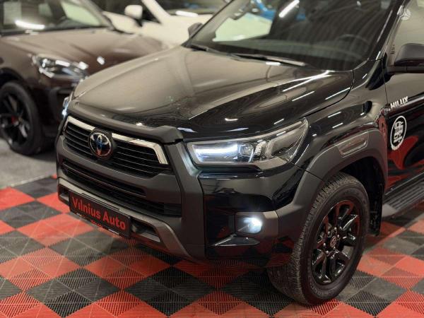 Black Toyota Hilux 2025 in Vilnius, with an engine capacity of 2.76 L and mileage of 22 thousand km for 50941 €, photo 7 on AUTOMOTO.COM.LV