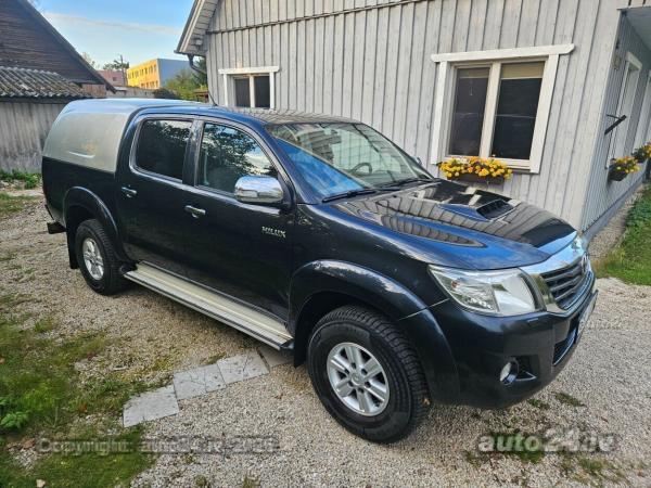 Zils Toyota Hilux 2012 Tallina, ar dzinēja tilpumu 2.50 L un nobraukumu 325 tūkst. km par 16000 €, foto 1 vietnē AUTOMOTO.COM.LV