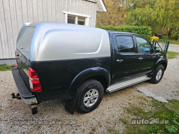 Zils Toyota Hilux 2012 Tallina, ar dzinēja tilpumu 2.50 L un nobraukumu 325 tūkst. km par 16000 €, foto 4 vietnē AUTOMOTO.COM.LV