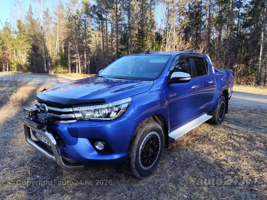 Blue Toyota Hilux 2016 in Tallinn, with an engine capacity of 2.40 L and mileage of 290 thousand km for 27999 €, photo 3 on AUTOMOTO.COM.LV