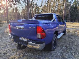 Blue Toyota Hilux 2016 in Tallinn, with an engine capacity of 2.40 L and mileage of 290 thousand km for 27999 €, photo 6 on AUTOMOTO.COM.LV