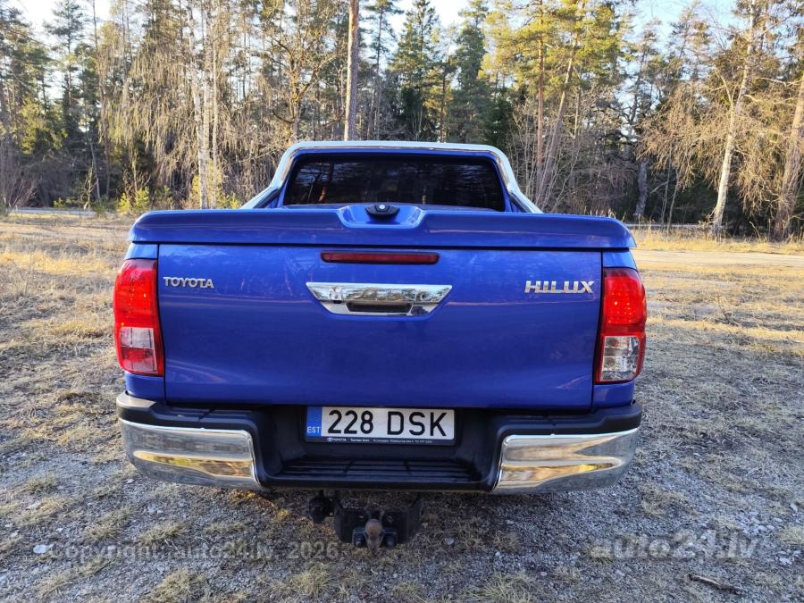 Blue Toyota Hilux 2016 in Tallinn, with an engine capacity of 2.40 L and mileage of 290 thousand km for 27999 €, photo 9 on AUTOMOTO.COM.LV