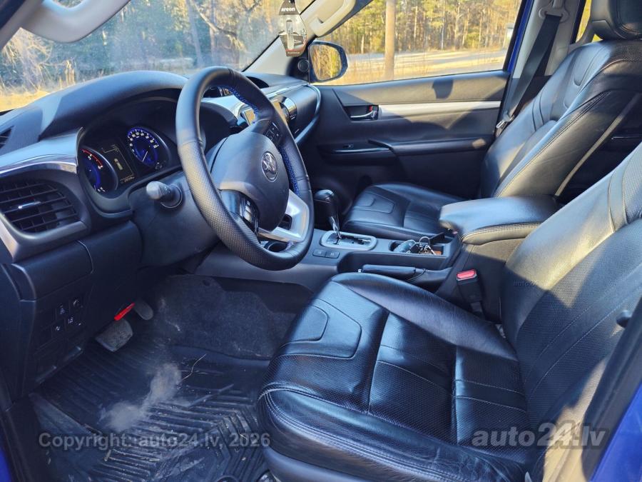 Blue Toyota Hilux 2016 in Tallinn, with an engine capacity of 2.40 L and mileage of 290 thousand km for 27999 €, photo 10 on AUTOMOTO.COM.LV