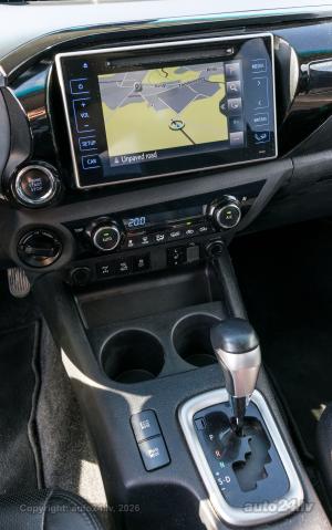 Blue Toyota Hilux 2017 in Parnu, with an engine capacity of 2.40 L and mileage of 174 thousand km for 31700 €, photo 10 on AUTOMOTO.COM.LV