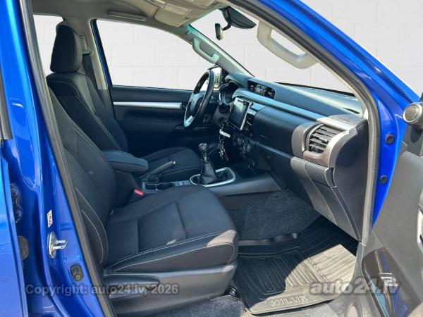 Blue Toyota Hilux 2017 in Parnu, with an engine capacity of 2.40 L and mileage of 250 thousand km for 23200 €, photo 6 on AUTOMOTO.COM.LV