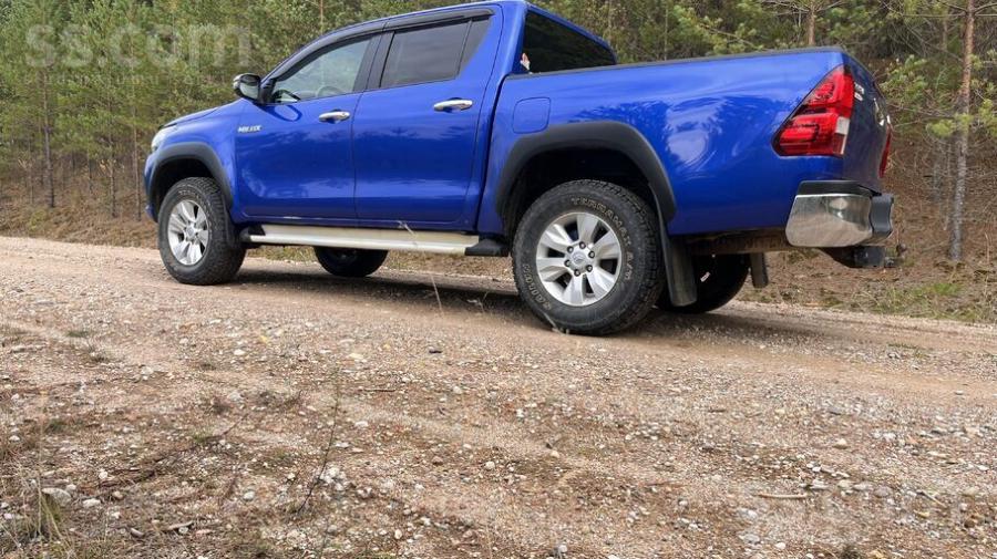 Zils Toyota Hilux 2019 Kuldīga, ar dzinēja tilpumu 2.40 L un nobraukumu 188 tūkst. km par 21500 €, foto 17 vietnē AUTOMOTO.COM.LV