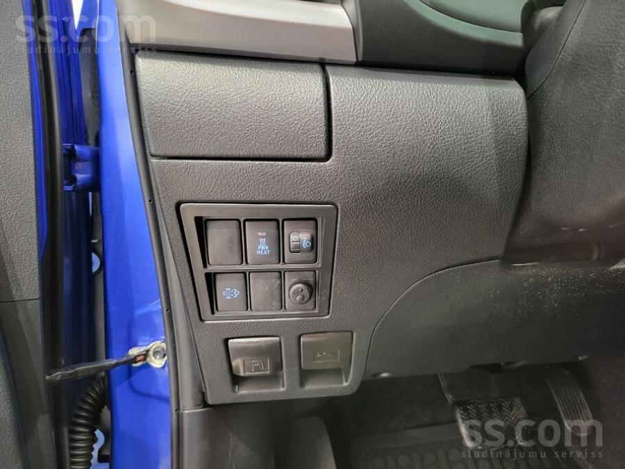 Zils Toyota Hilux 2020 Ventspils, ar dzinēja tilpumu 2.40 L un nobraukumu 138 tūkst. km par 25450 €, foto 13 vietnē AUTOMOTO.COM.LV