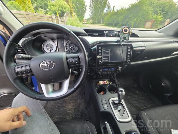 Blue Toyota Hilux 2023 in Riga, with an engine capacity of 2.40 L and mileage of 101 thousand km for 29950 €, photo 8 on AUTOMOTO.COM.LV