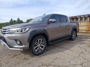 Brown Toyota Hilux 2017 in Saldus, with an engine capacity of 2.40 L and mileage of 268 thousand km for 22500 €, photo  on AUTOMOTO.COM.LV