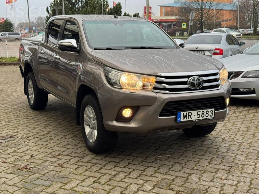 Brūns Toyota Hilux 2020 Rīga, ar dzinēja tilpumu 2.40 L un nobraukumu 118 tūkst. km par 28850 €, foto 1 vietnē AUTOMOTO.COM.LV