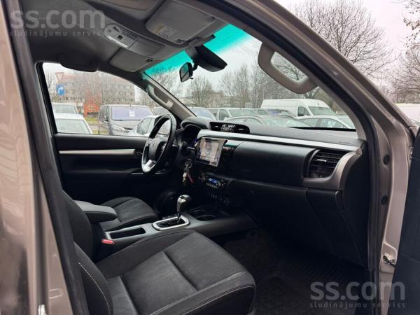 Brown Toyota Hilux 2020 in Riga, with an engine capacity of 2.40 L and mileage of 118 thousand km for 28850 €, photo 6 on AUTOMOTO.COM.LV