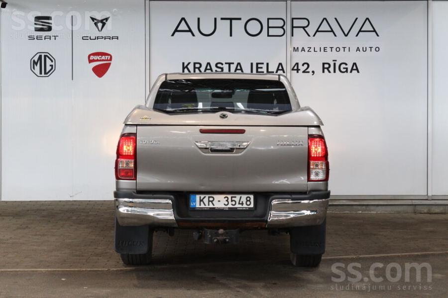Brūns Toyota Hilux 2017 Rīga, ar dzinēja tilpumu 2.40 L un nobraukumu 210 tūkst. km par 22490 €, foto 4 vietnē AUTOMOTO.COM.LV