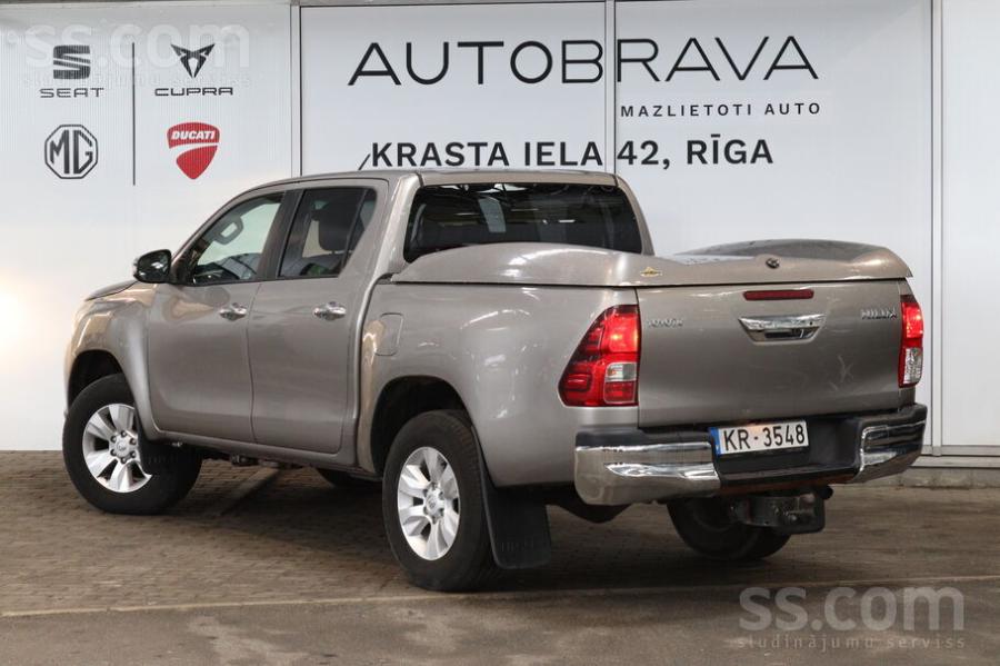 Brūns Toyota Hilux 2017 Rīga, ar dzinēja tilpumu 2.40 L un nobraukumu 210 tūkst. km par 22490 €, foto 5 vietnē AUTOMOTO.COM.LV