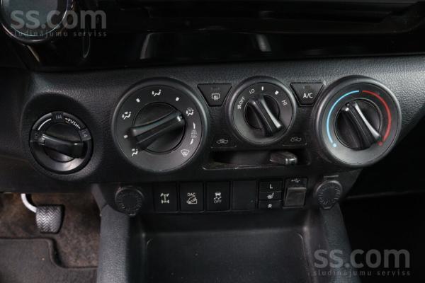 Brūns Toyota Hilux 2017 Rīga, ar dzinēja tilpumu 2.40 L un nobraukumu 210 tūkst. km par 22490 €, foto 9 vietnē AUTOMOTO.COM.LV