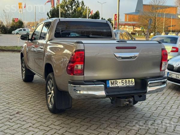 Brown Toyota Hilux 2020 in Riga, with an engine capacity of 2.40 L and mileage of 176 thousand km for 27850 €, photo 3 on AUTOMOTO.COM.LV