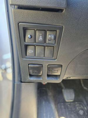 Brown Toyota Hilux 2020 in Kaunas, with an engine capacity of 2.39 L and mileage of 149 thousand km for 24900 €, photo 17 on AUTOMOTO.COM.LV