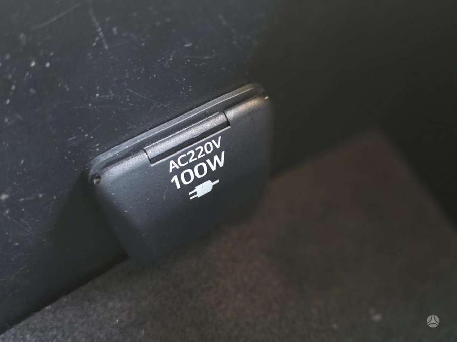 Brown Toyota Hilux 2020 in Kaunas, with an engine capacity of 2.39 L and mileage of 149 thousand km for 24900 €, photo 18 on AUTOMOTO.COM.LV